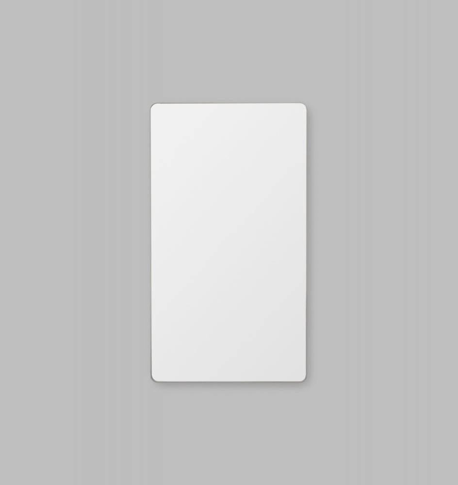 Flynn Curve Leaner: Mid Grey – Great Frames